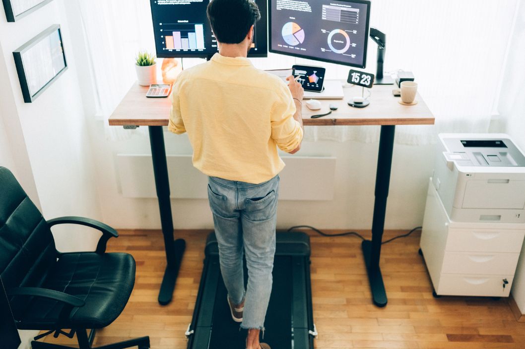 Standing Desk and its Enhancing Effect on Office Furniture