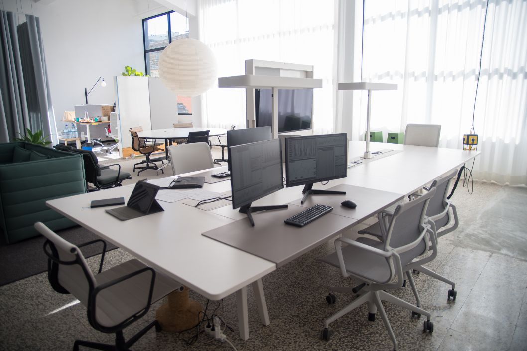 Flexible Workstations: Where Privacy and Collaboration Meet